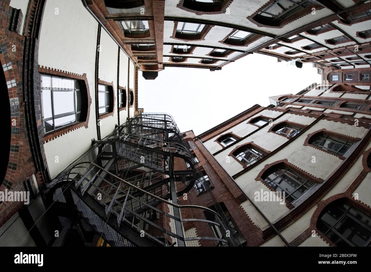 Worm's eye view angle hi-res stock photography and images - Alamy