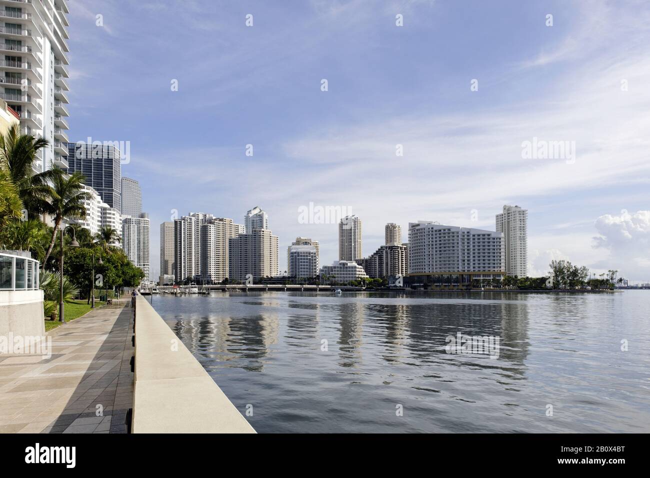 Skyscrapers on Biscayne Bay, 5 star Mandarin Hotel (right), Brickell ...