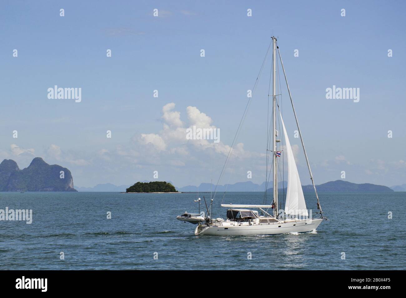 Ship sails in thailand waters hi-res stock photography and images - Alamy