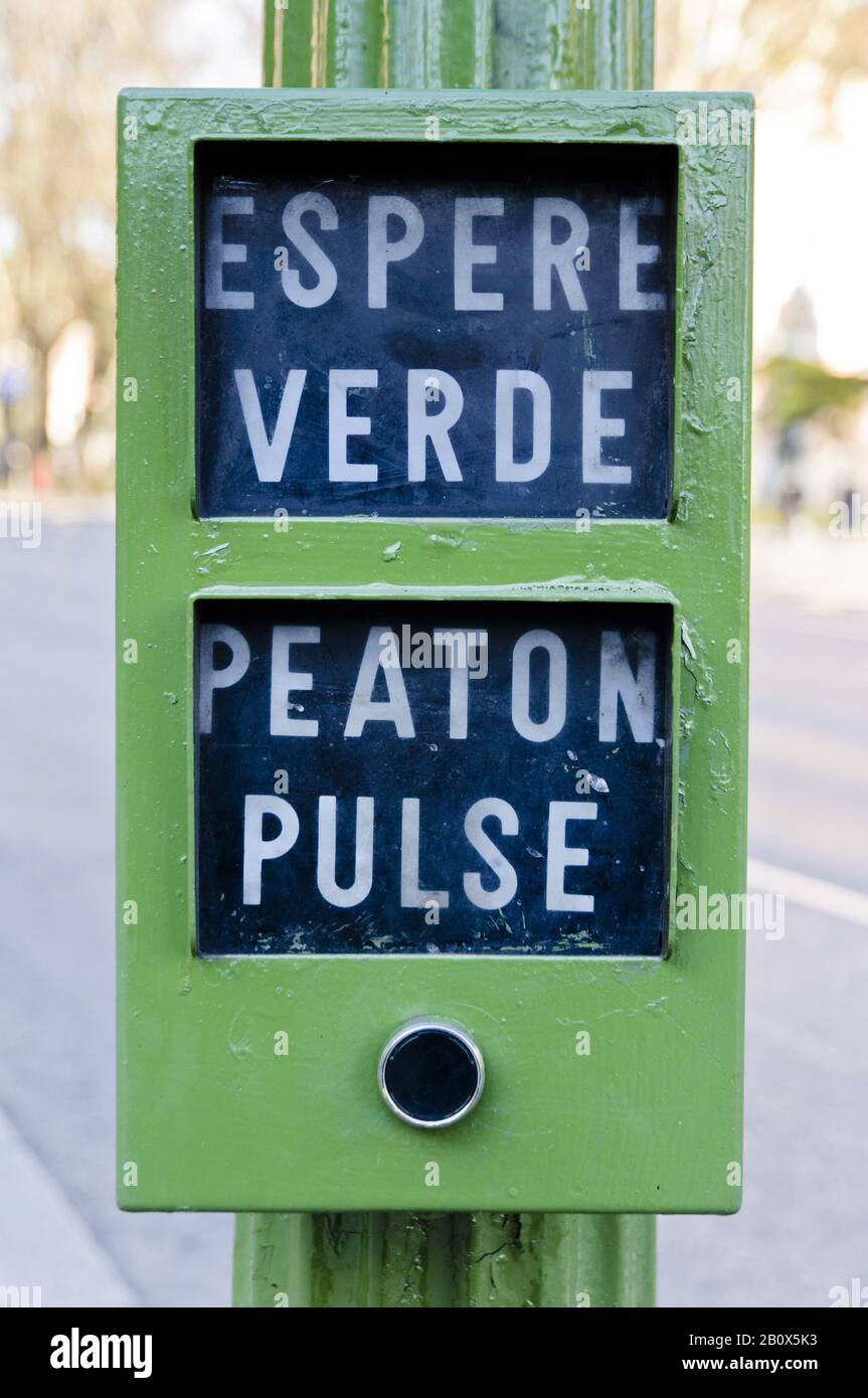 Pedestrian traffic light hi-res stock photography and images - Alamy