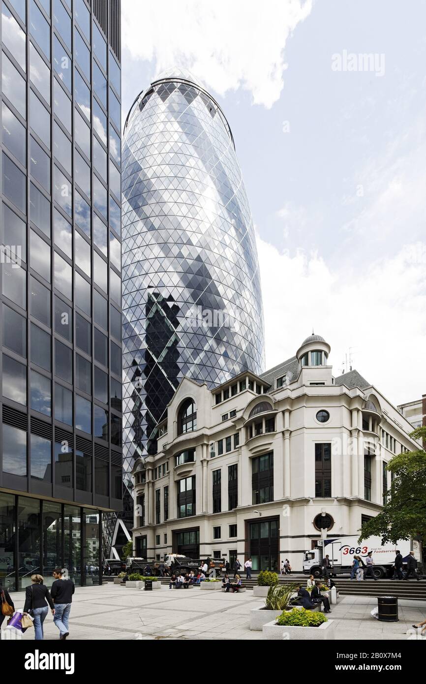 Swiss-Re-Tower, modern high-rise office buildings, London, England ...