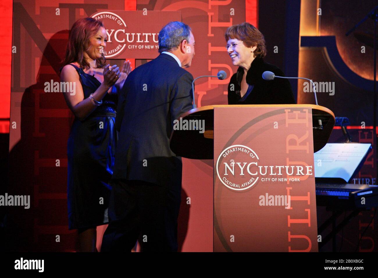 Dr vanessa hi-res stock photography and images - Alamy