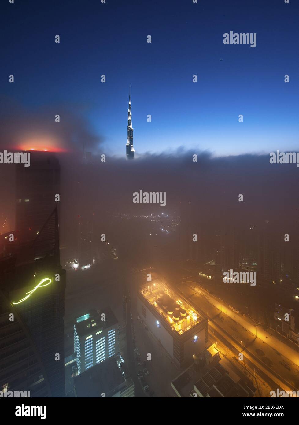 Downtown dubai in the thick fog hi-res stock photography and images - Alamy