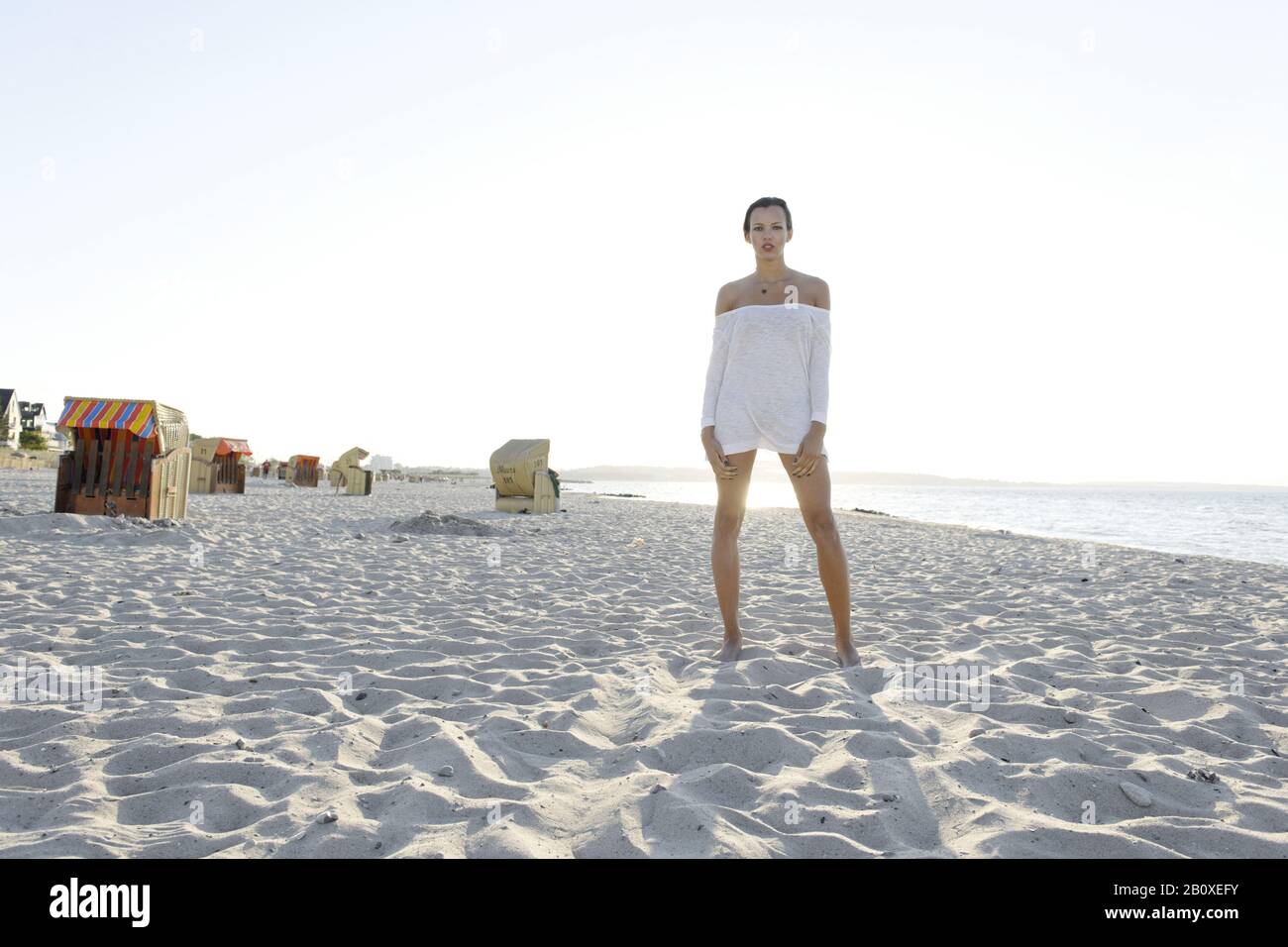 Classy woman beach hi-res stock photography and images - Alamy