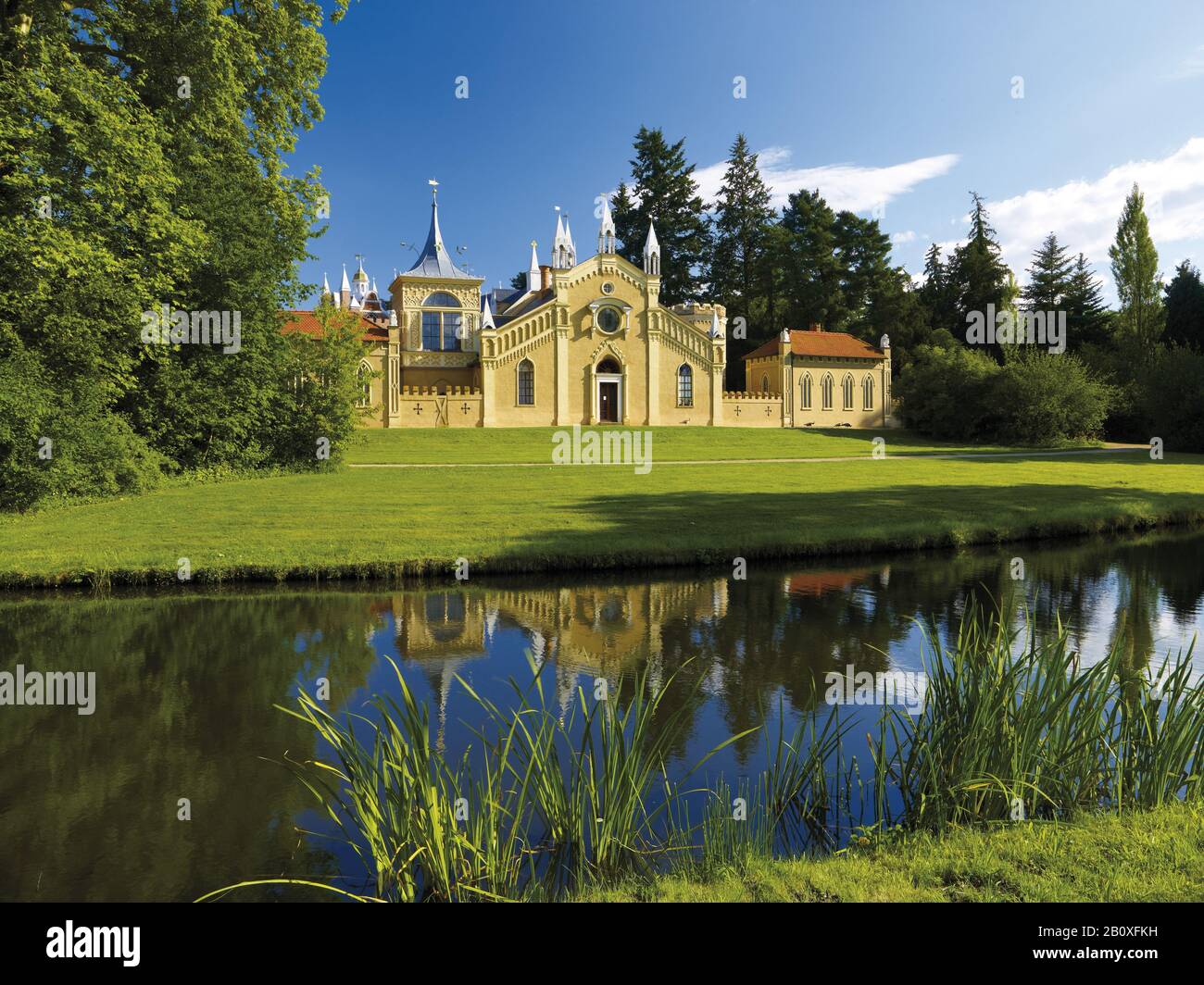 Gothic house hi-res stock photography and images - Alamy