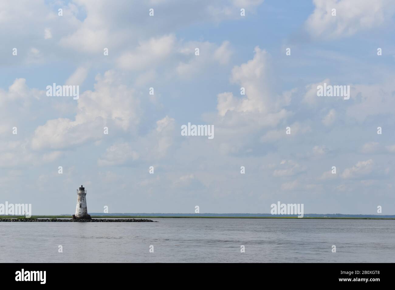 Cockspur Island lighthouse in the Savanna River in Georgia USA Stock ...