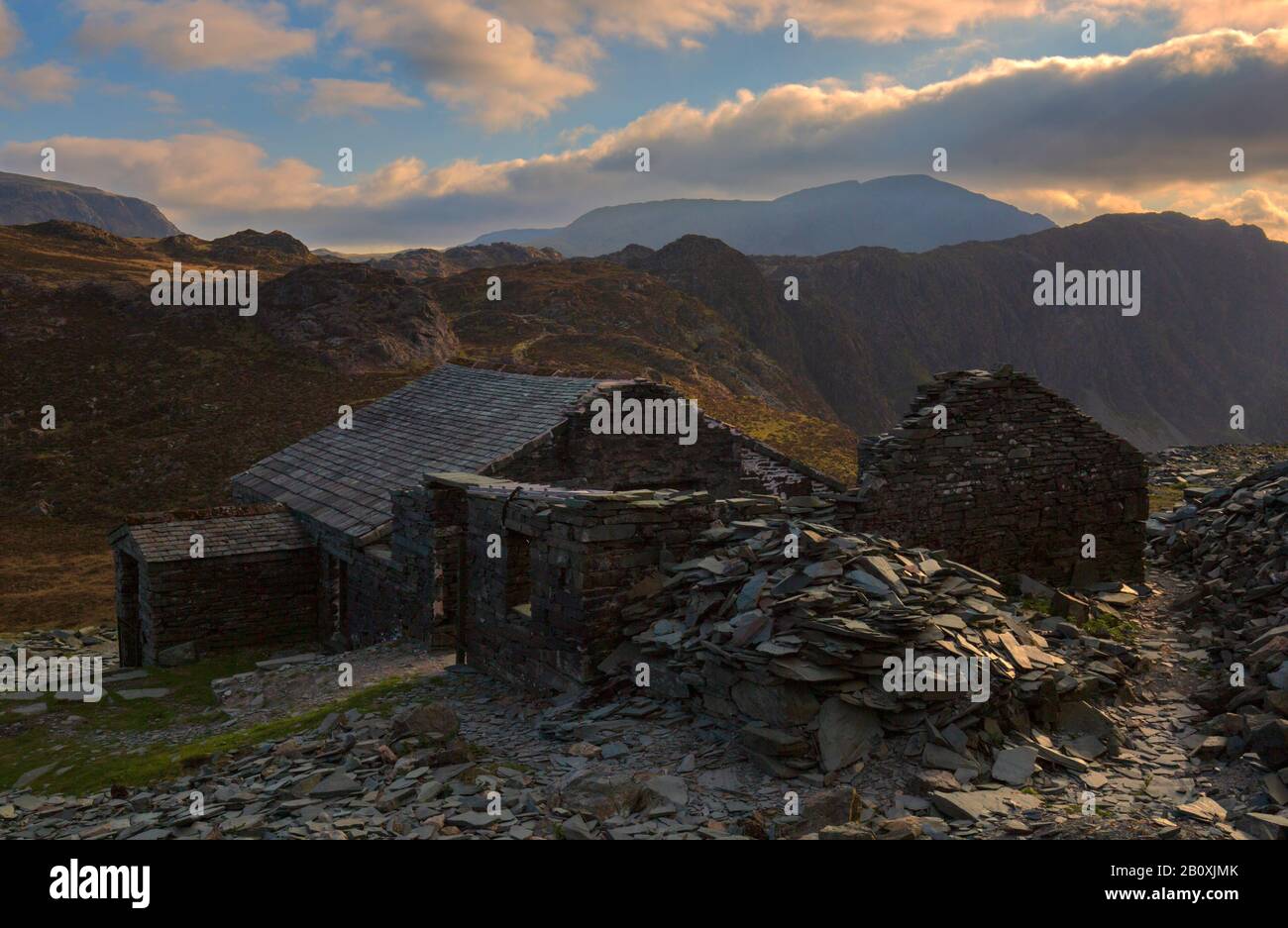 Dubs Hut Honister Pass Stock Photo - Alamy