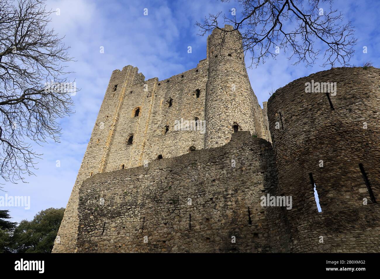 Rochester castle round tower hi-res stock photography and images - Alamy