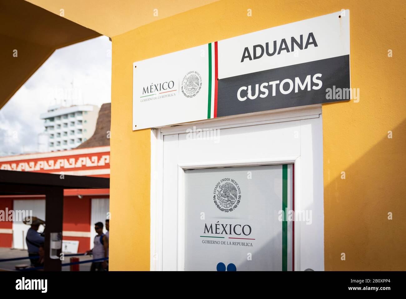 Customs aduana hi-res stock photography and images - Alamy