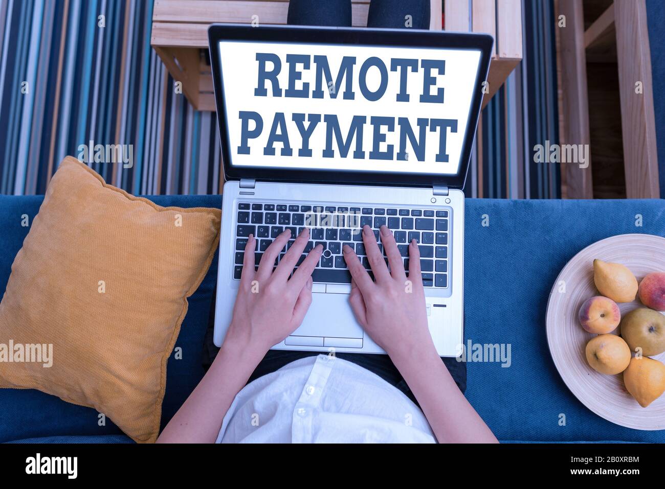 Writing note showing Remote Payment. Business concept for payment ...