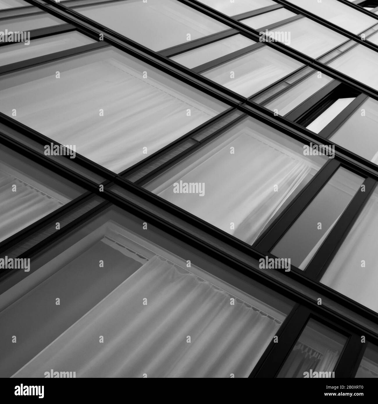 Glass facade houses hi-res stock photography and images - Alamy
