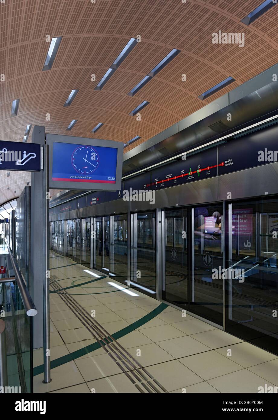 Dubai metro signs hi-res stock photography and images - Alamy
