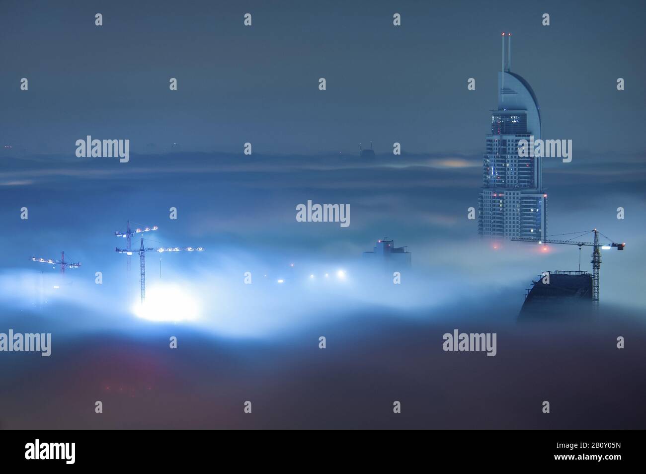 Downtown dubai in heavy fog hi-res stock photography and images - Alamy