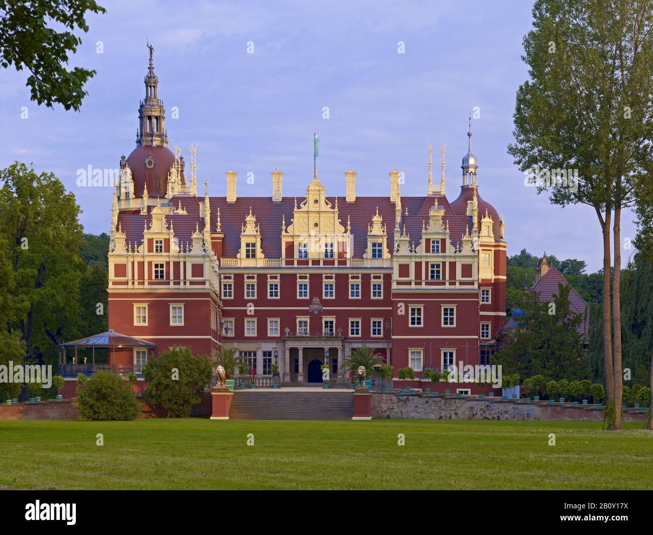 Muskau castle hi-res stock photography and images - Alamy