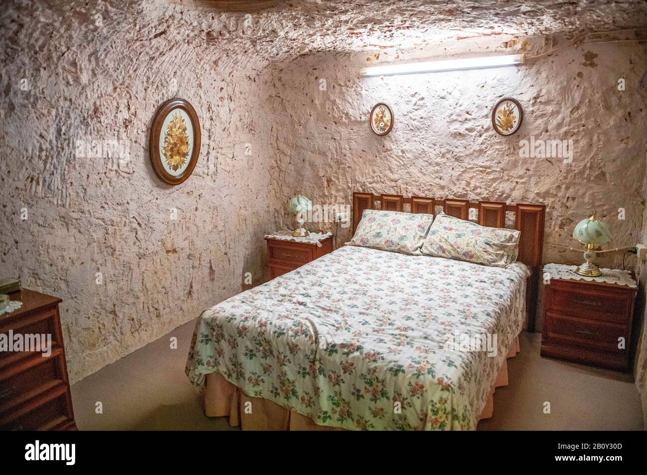 Coober pedy underground house hi-res stock photography and images - Alamy