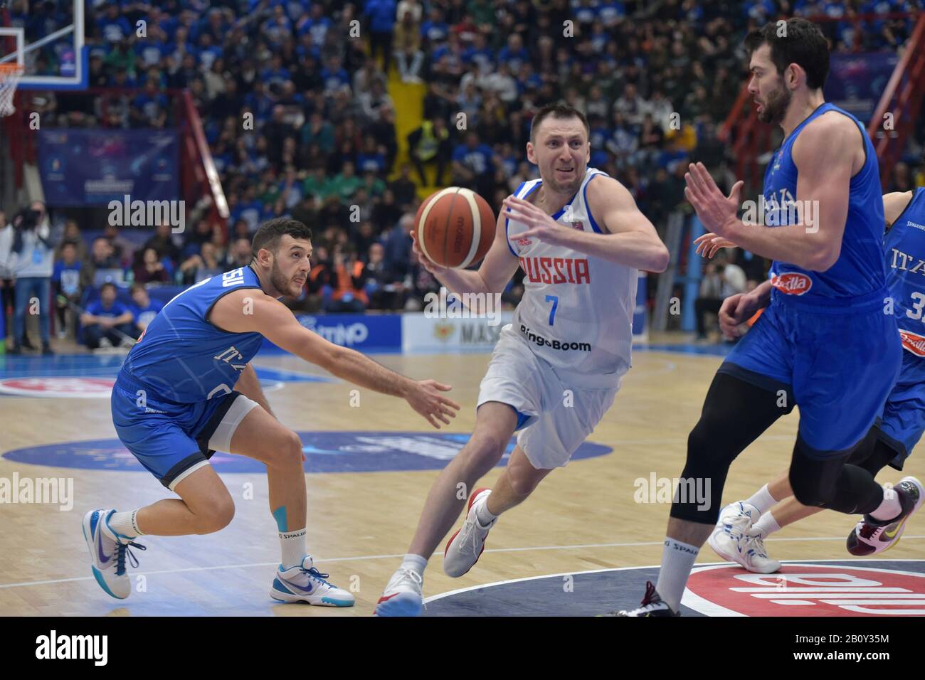 Andrea mezzanotte hi-res stock photography and images - Alamy