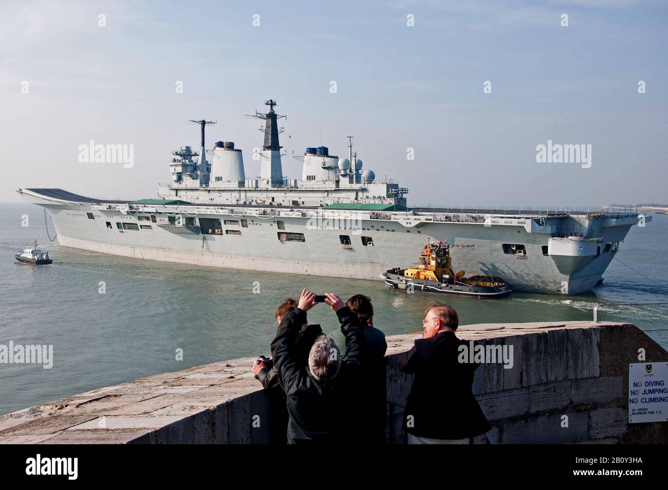 The decommissioned Royal Navy aircraft carrier HMS Invincible (R05 ...