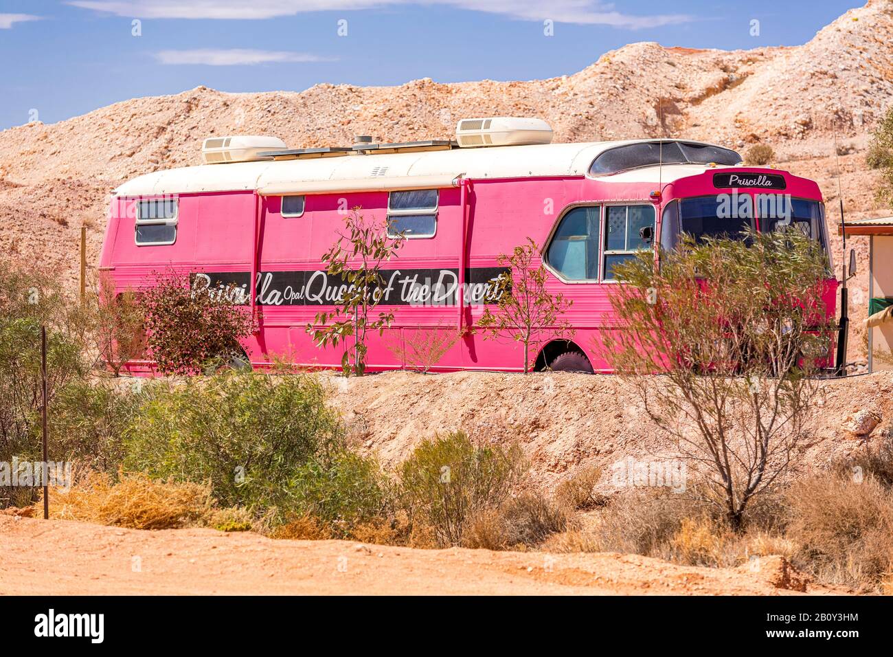 Pink bus hi-res stock photography and images - Alamy