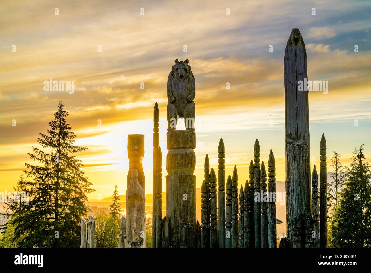 Japanese Ainu totems, Kamui Mintara, Playground of the Gods, Kushiro ...