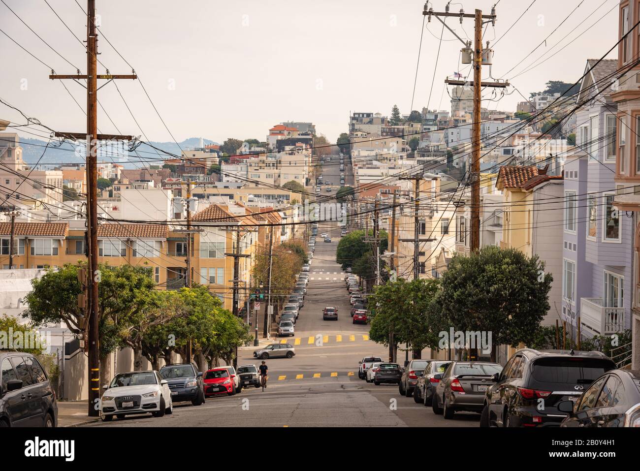 San francisco uphill street hi-res stock photography and images - Alamy