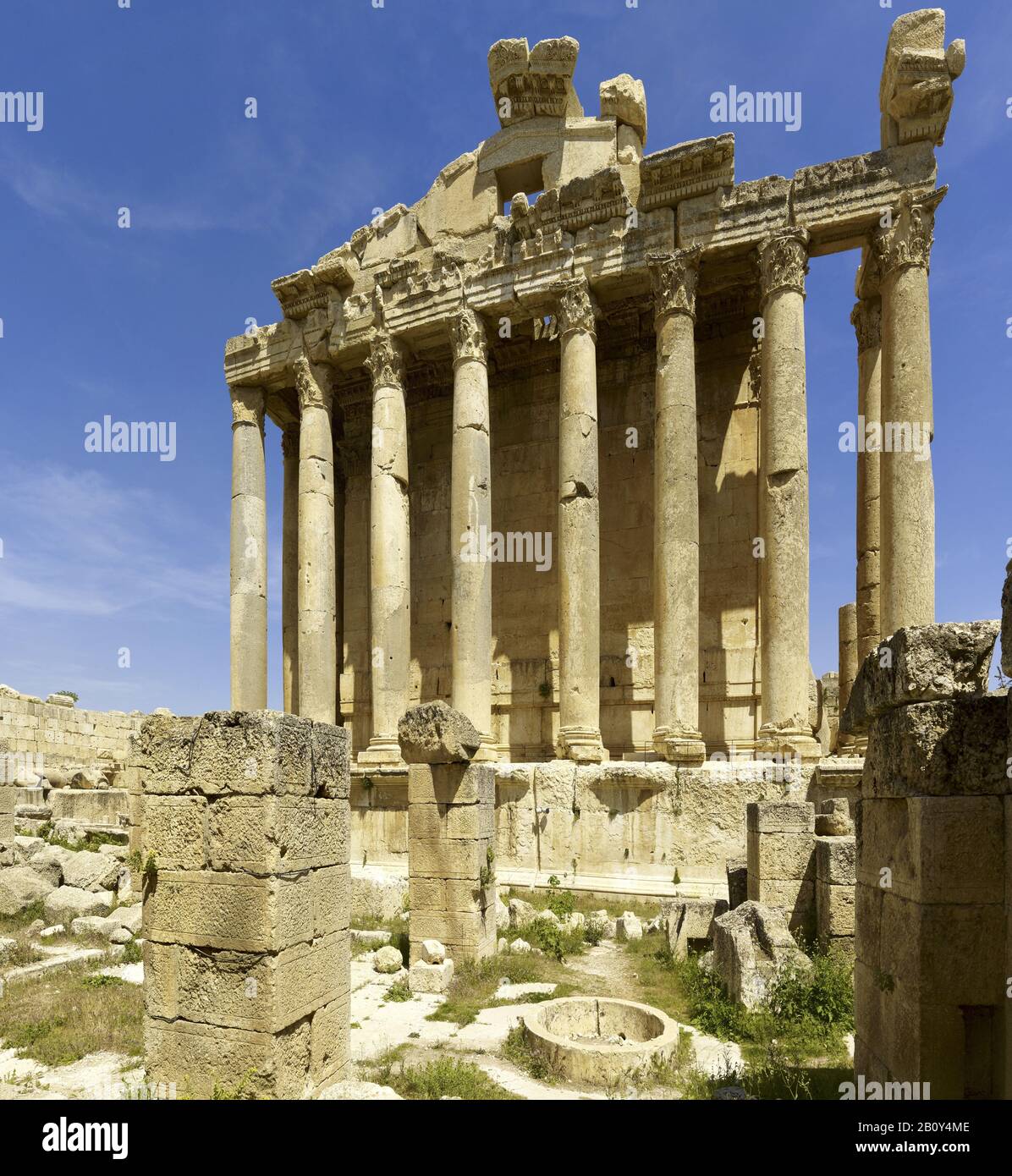Temples front facade hi-res stock photography and images - Alamy
