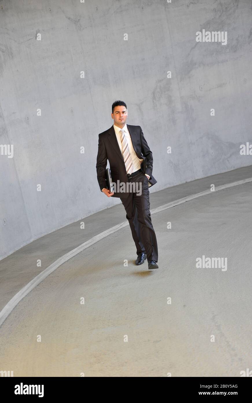 Eye catching businessman hi-res stock photography and images - Alamy