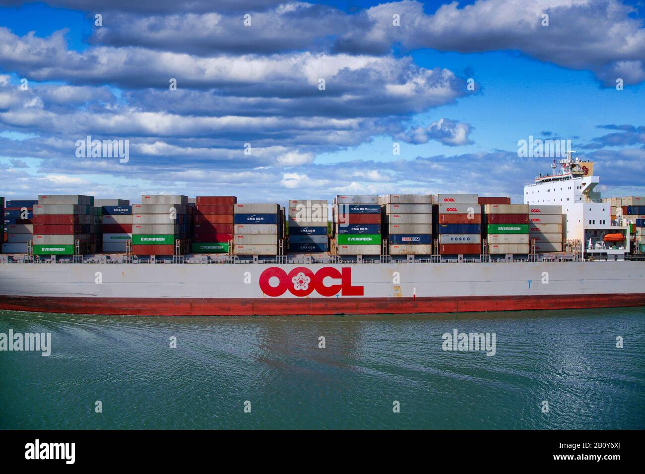 Oocl hi-res stock photography and images - Alamy