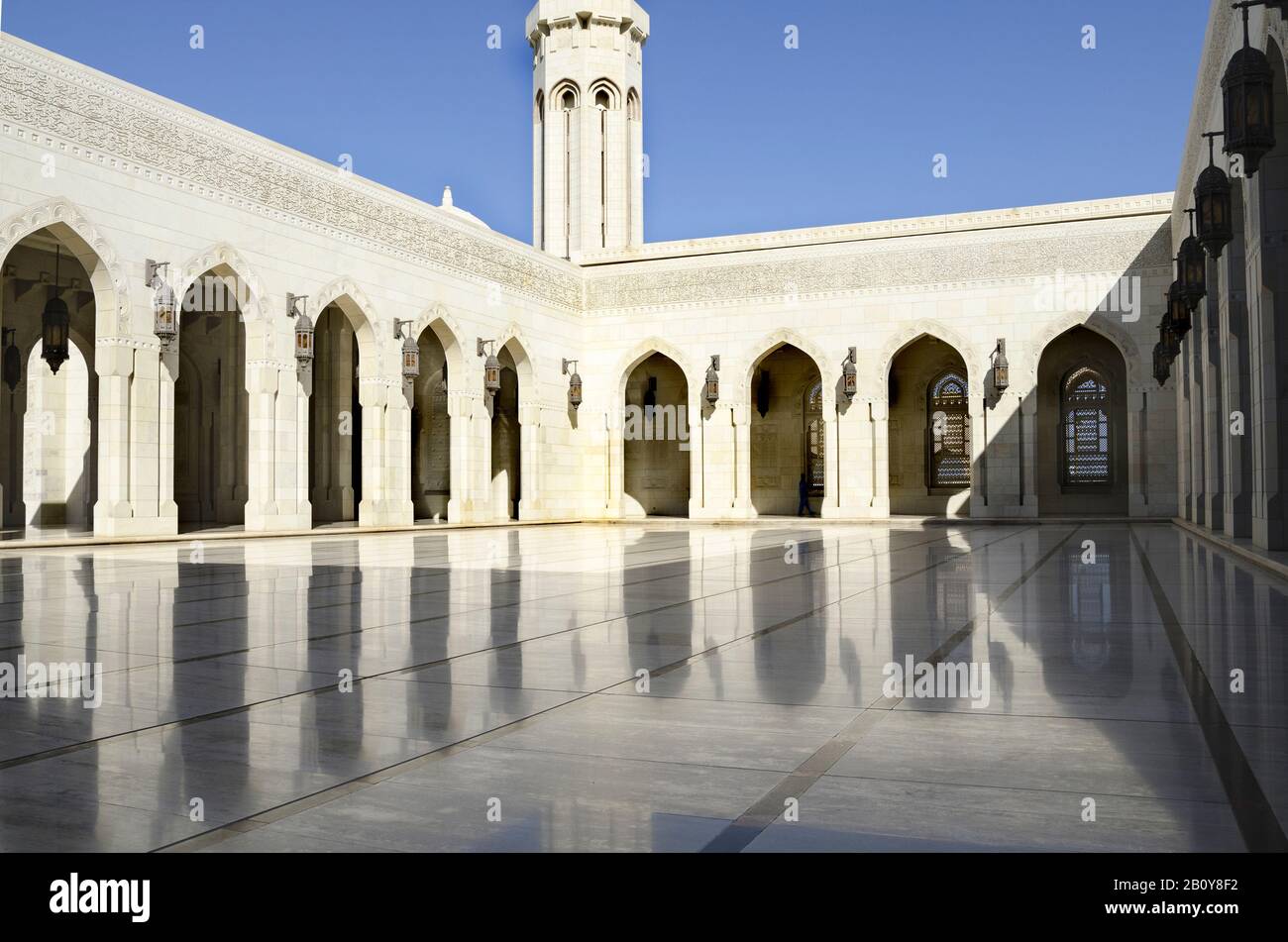 Great Sultan Qaboos Mosque in Muscat, Oman Stock Photo - Alamy