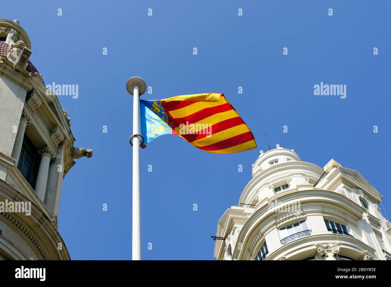 Flag of the region of valencia hi-res stock photography and images - Alamy