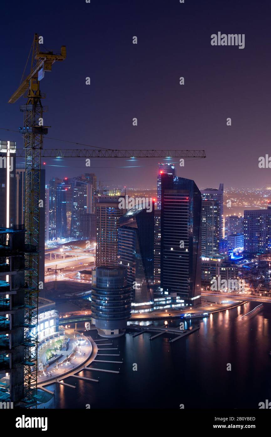 Construction dubai crane hi-res stock photography and images - Alamy