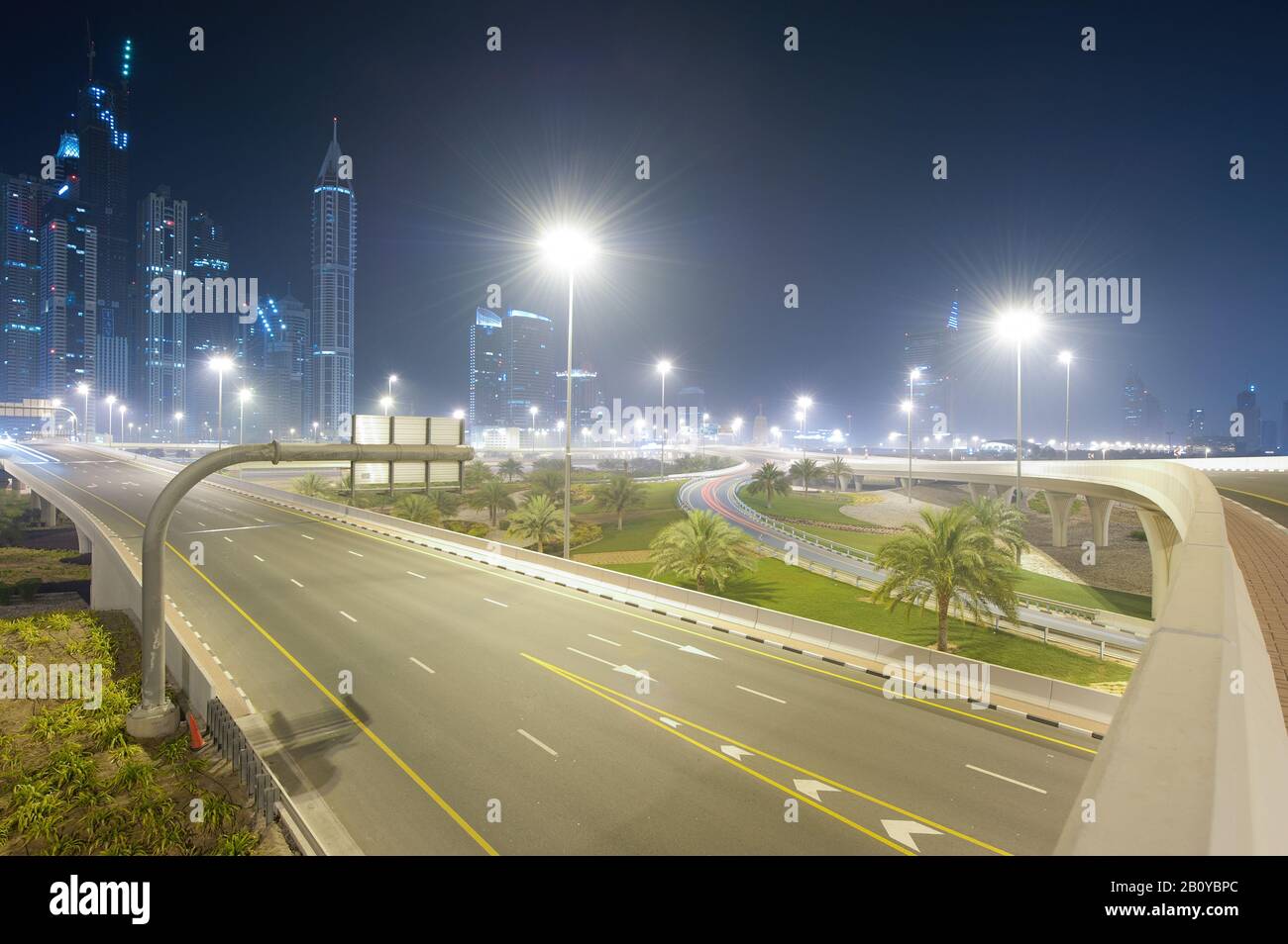 Highway interchange on sheikh zayed road hi-res stock photography and ...