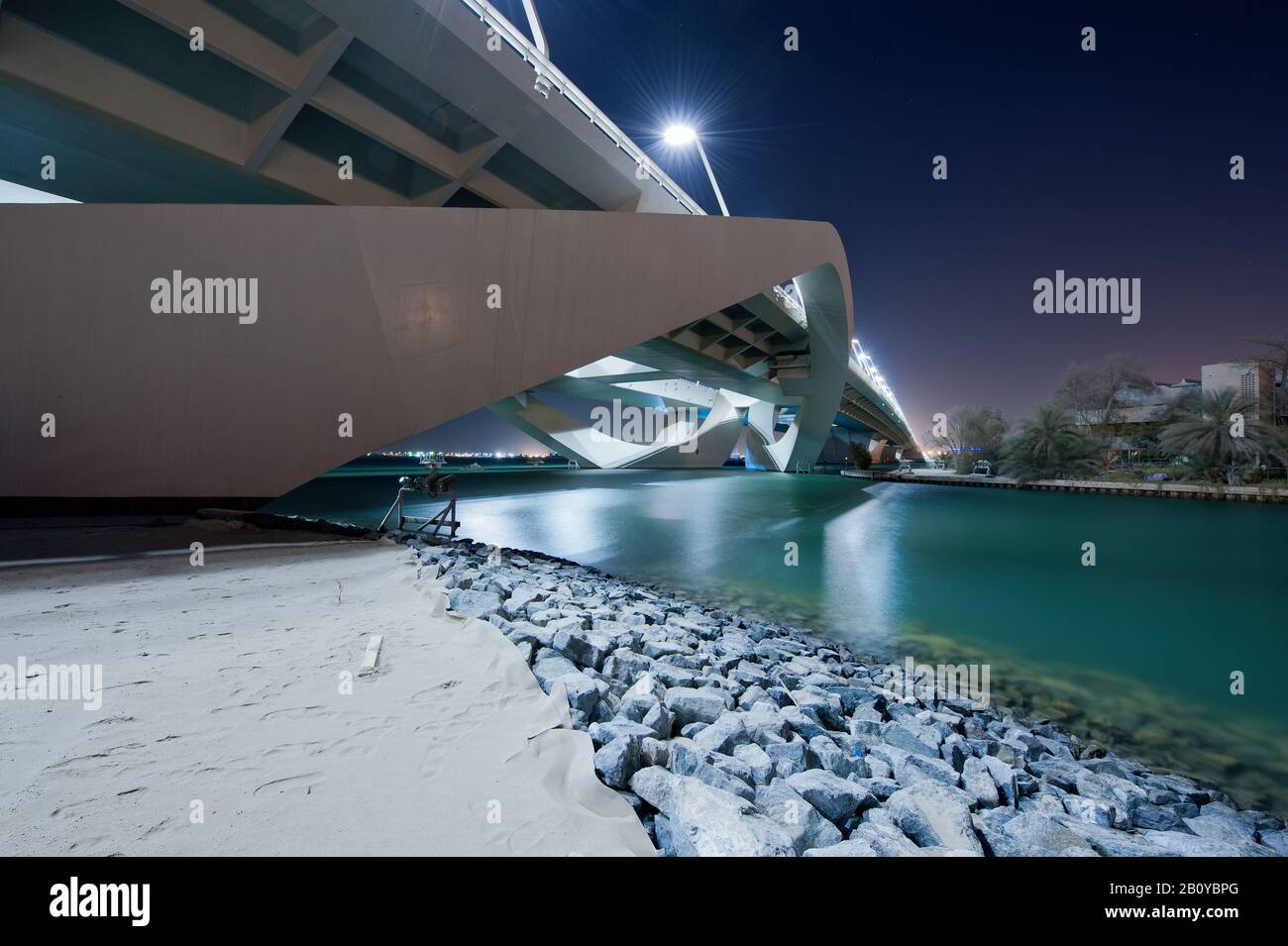 Sheikh Zayed Bridge in Abu Dhabi, United Arab Emirates Stock Photo - Alamy