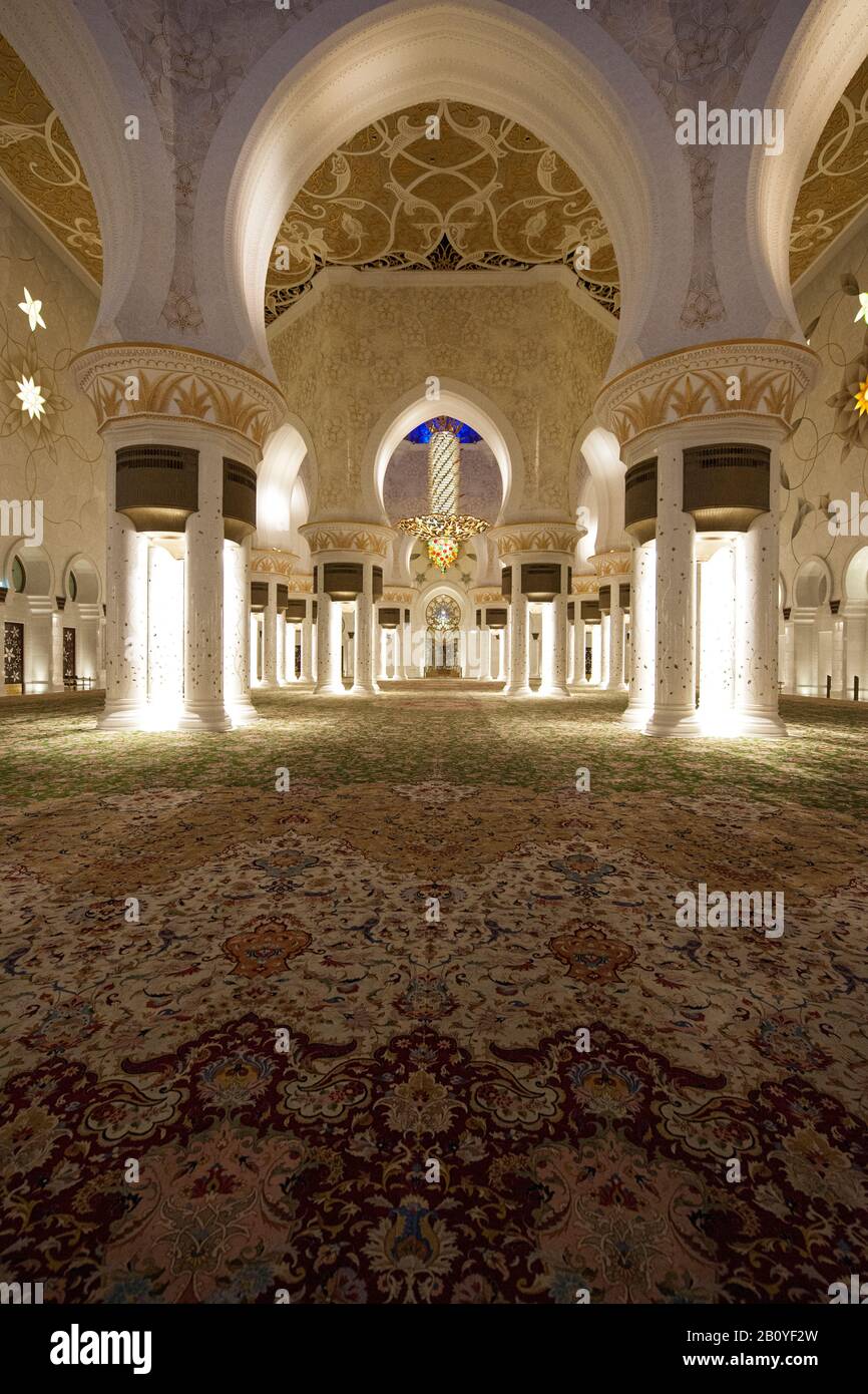 Prayer room, Sheikh Zayed Mosque, Abu Dhabi, UAE Stock Photo - Alamy