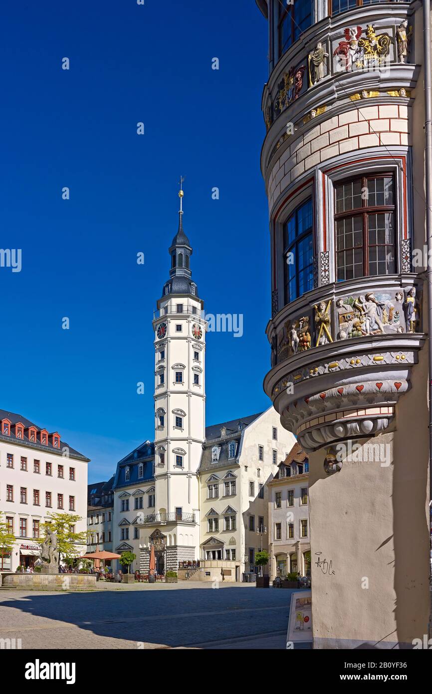 Market square with town hall and Renaissance bay window in Gera ...
