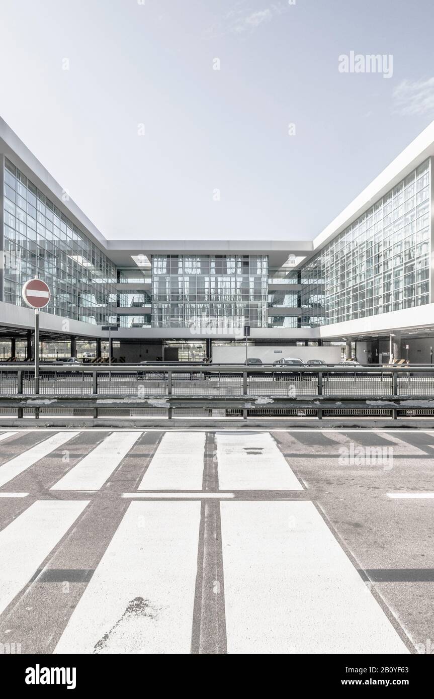 Milan marriott hotel hi-res stock photography and images - Alamy