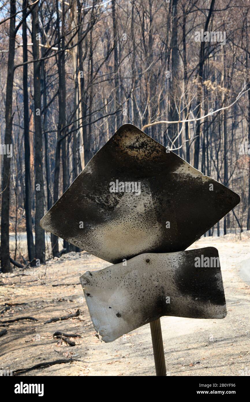 Australian bushfire road hi-res stock photography and images - Alamy