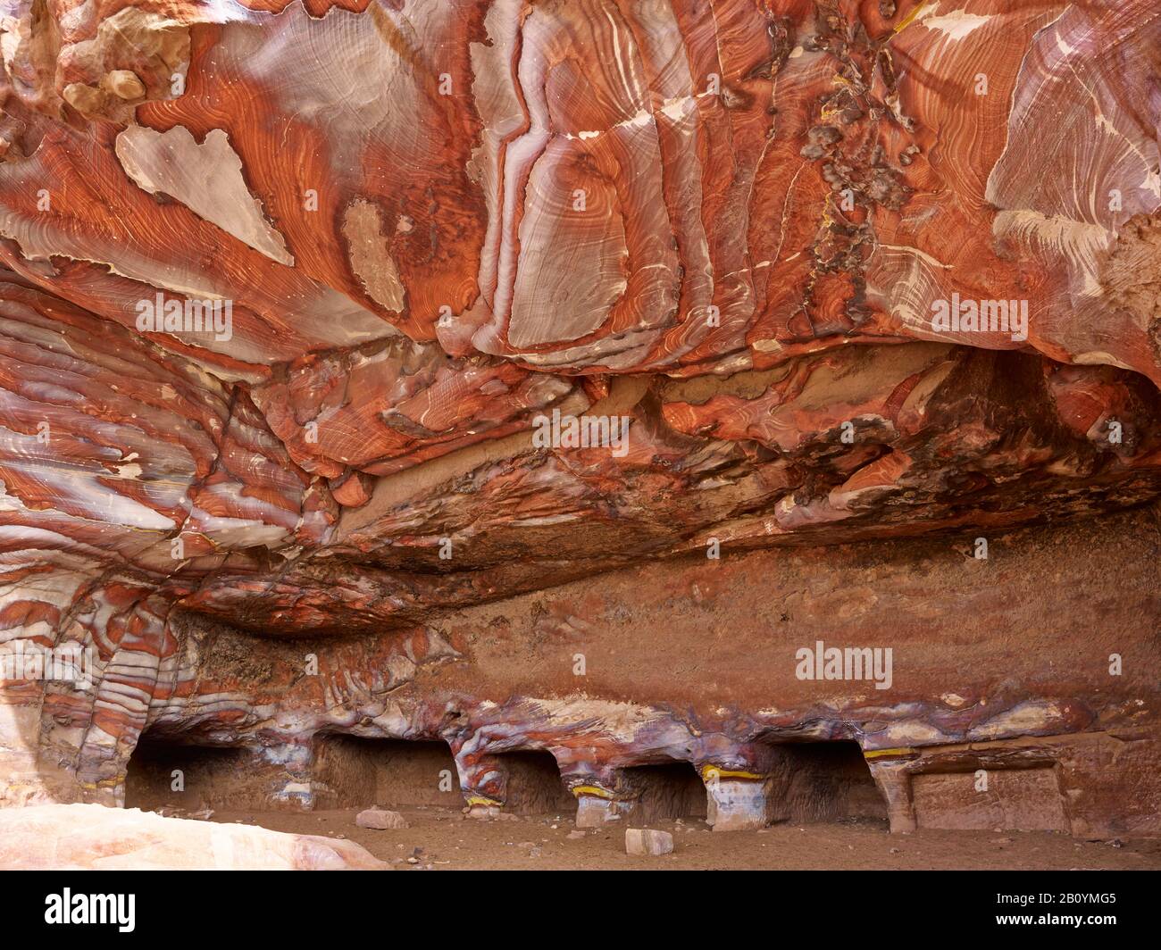 Grave structure in the rock city of petra hi-res stock photography and ...