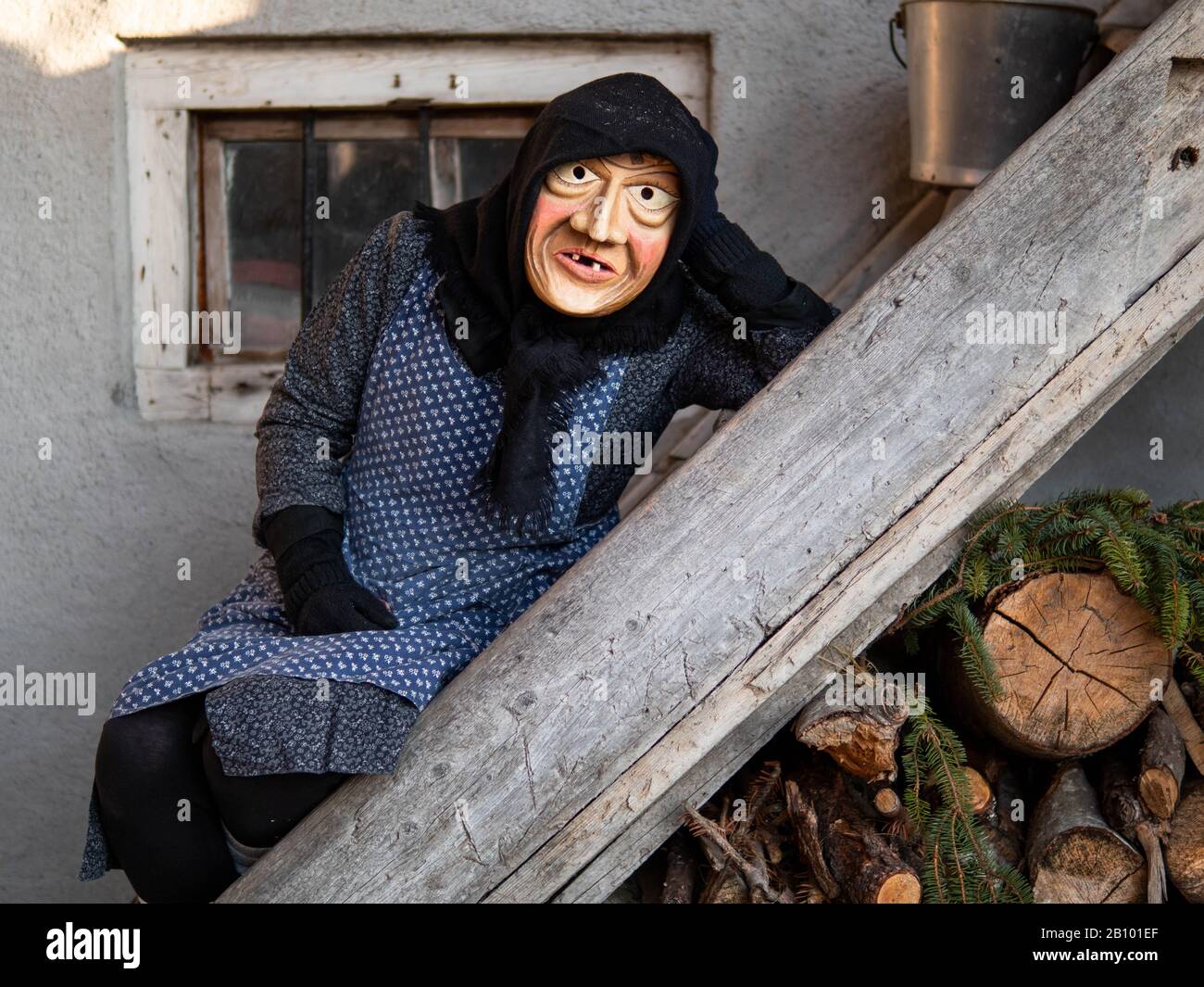 Huge wooden mask hi-res stock photography and images - Alamy