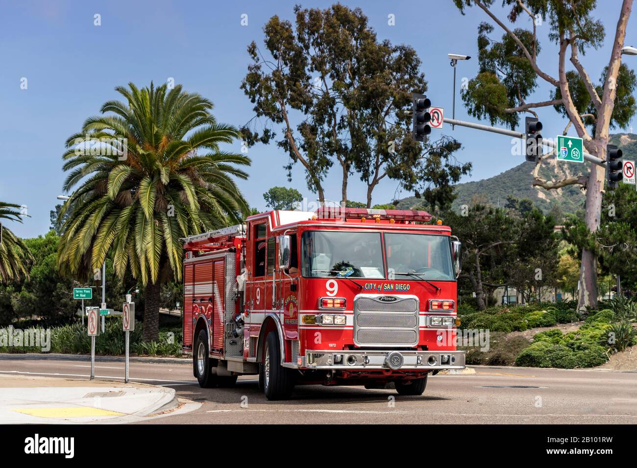 Large truck american fire truck hi-res stock photography and images - Alamy