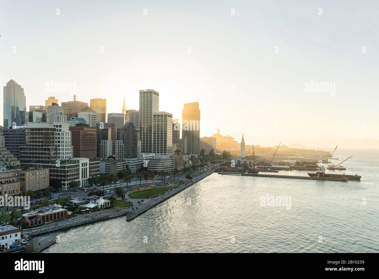 High rise buildings in downtown san francisco hi-res stock photography ...