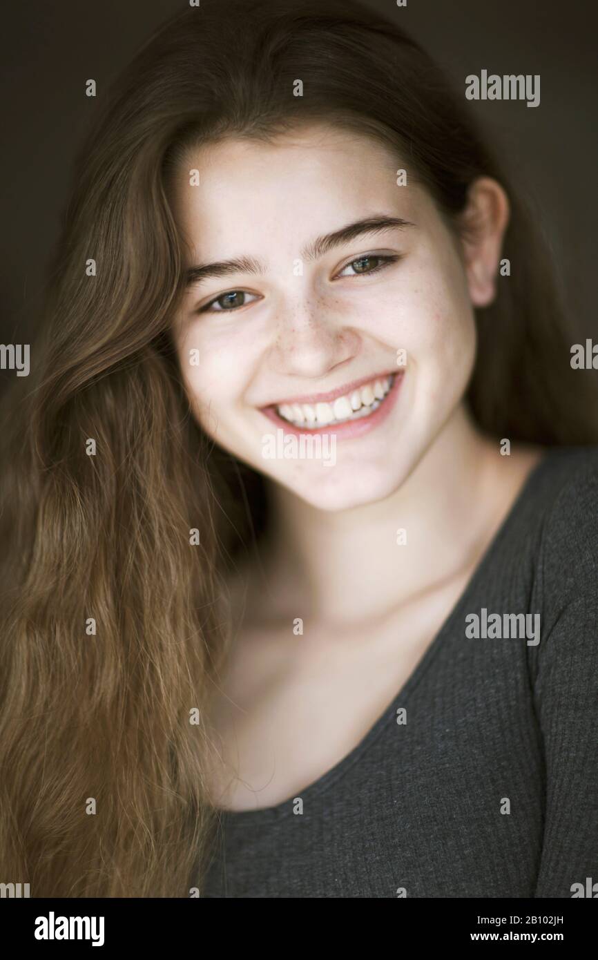17 year old girl portrait hi-res stock photography and images - Alamy