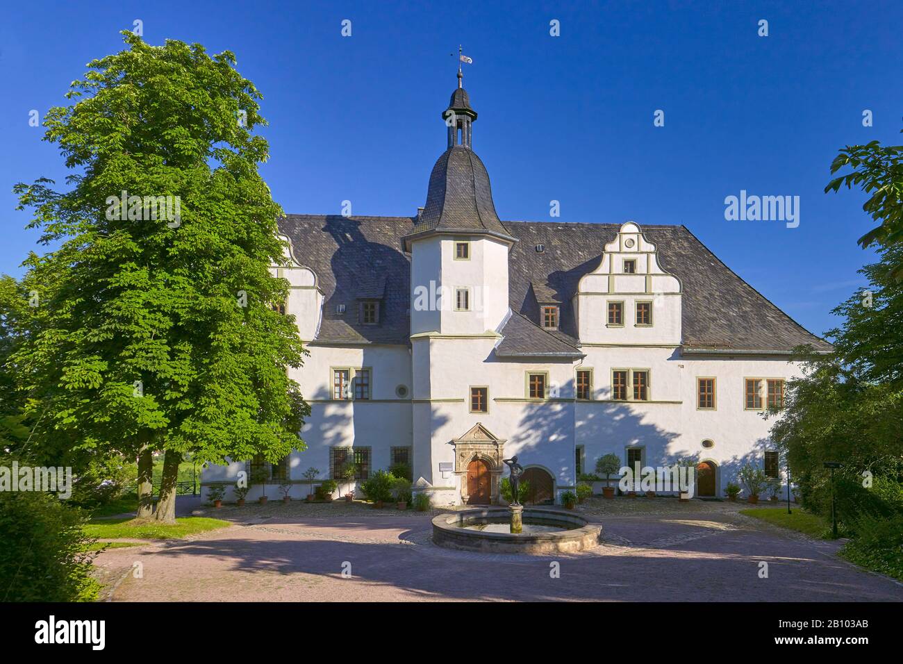 Renaissance castles hi-res stock photography and images - Alamy