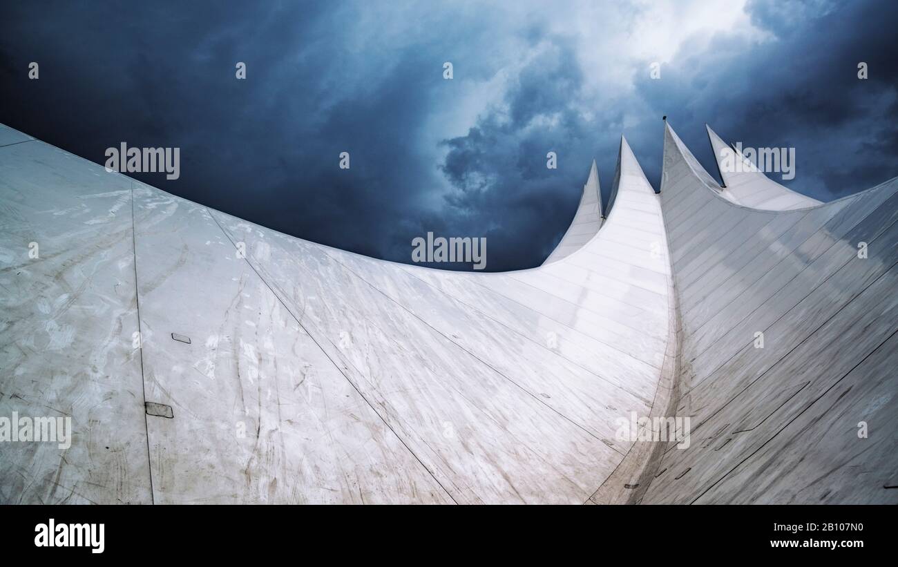 Tempodrom berlin view hi-res stock photography and images - Alamy