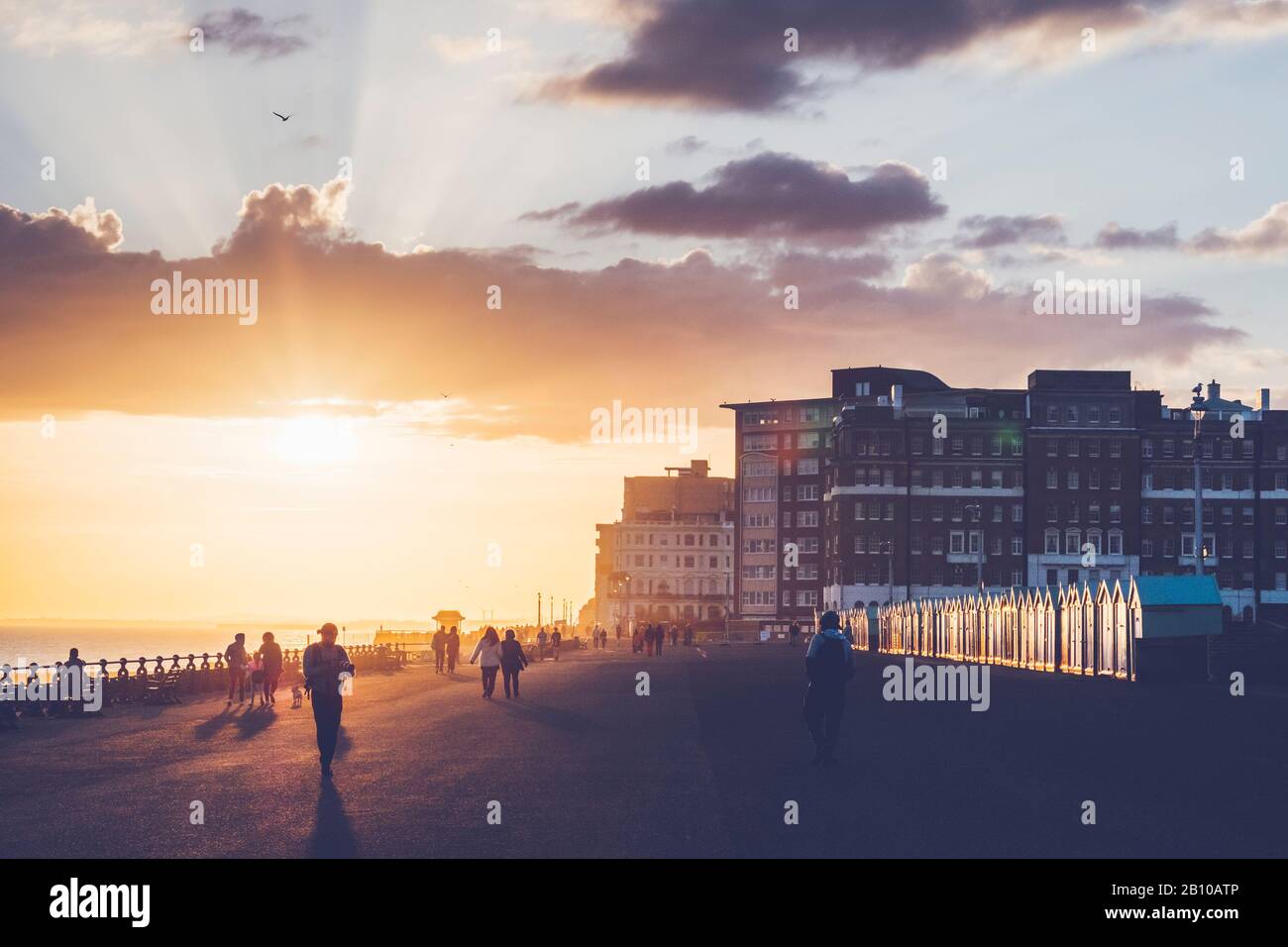 Brighton seafront and promenade hi-res stock photography and images - Alamy