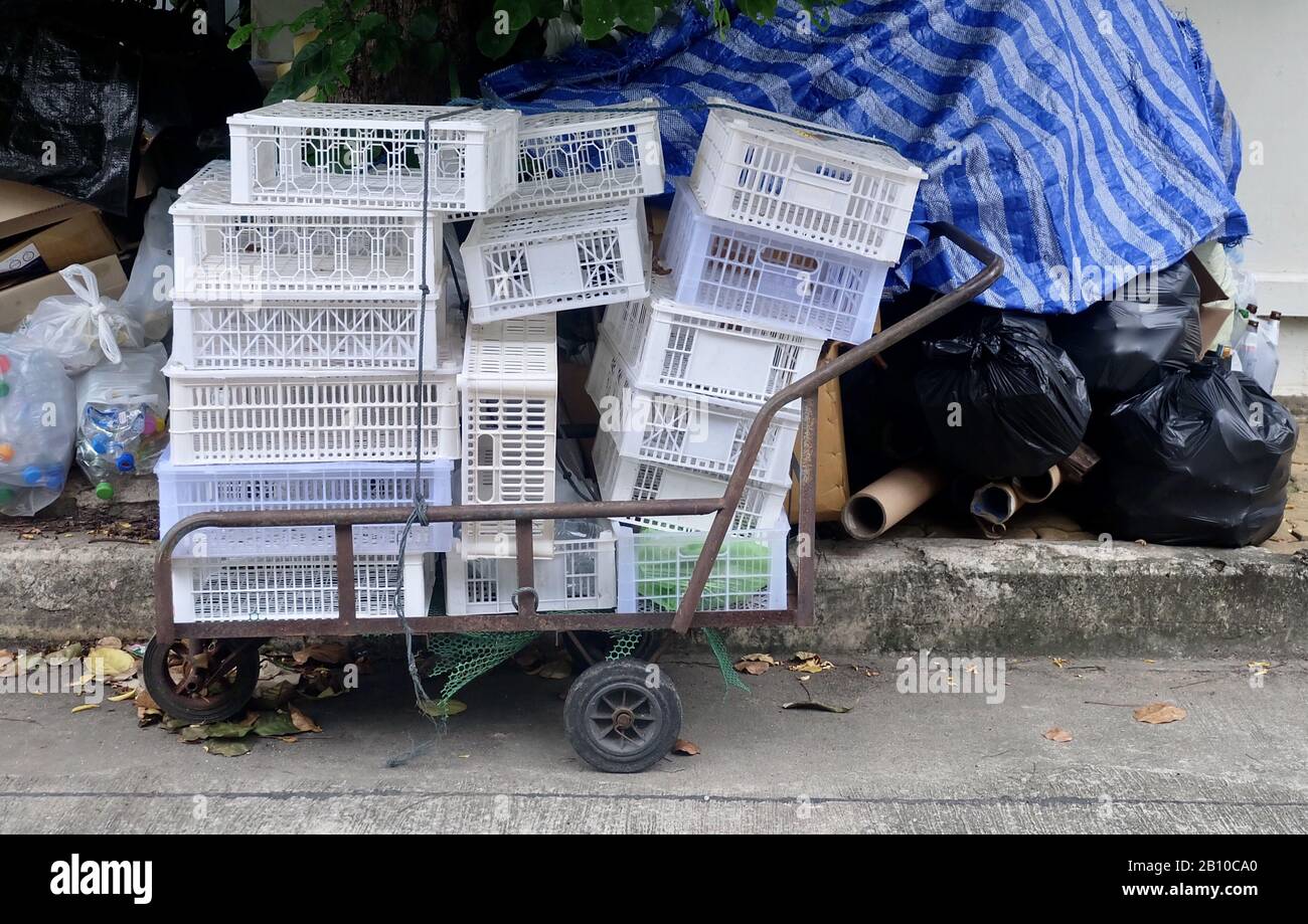 Loading crates truck hi-res stock photography and images - Alamy