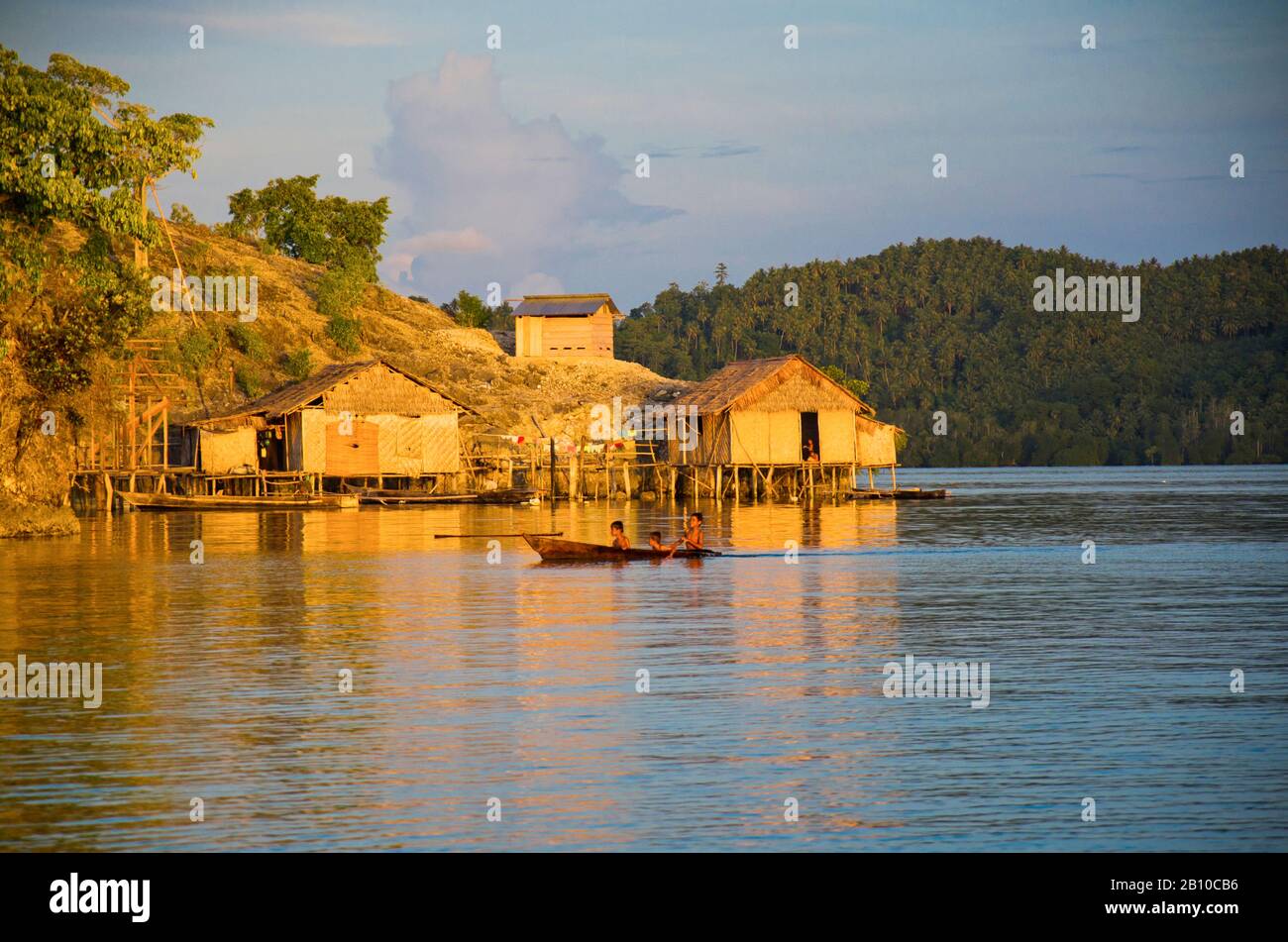Village with stilt houses of the Bajau sea nomads, Malenge Island ...