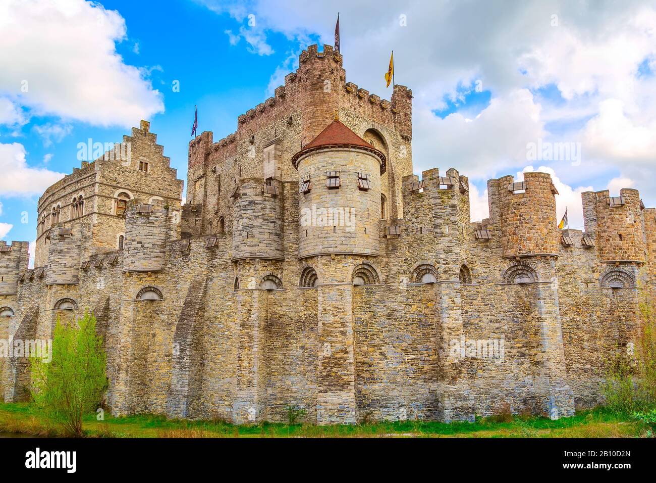 Medieval castle gravensteen castle counts hi-res stock photography and ...