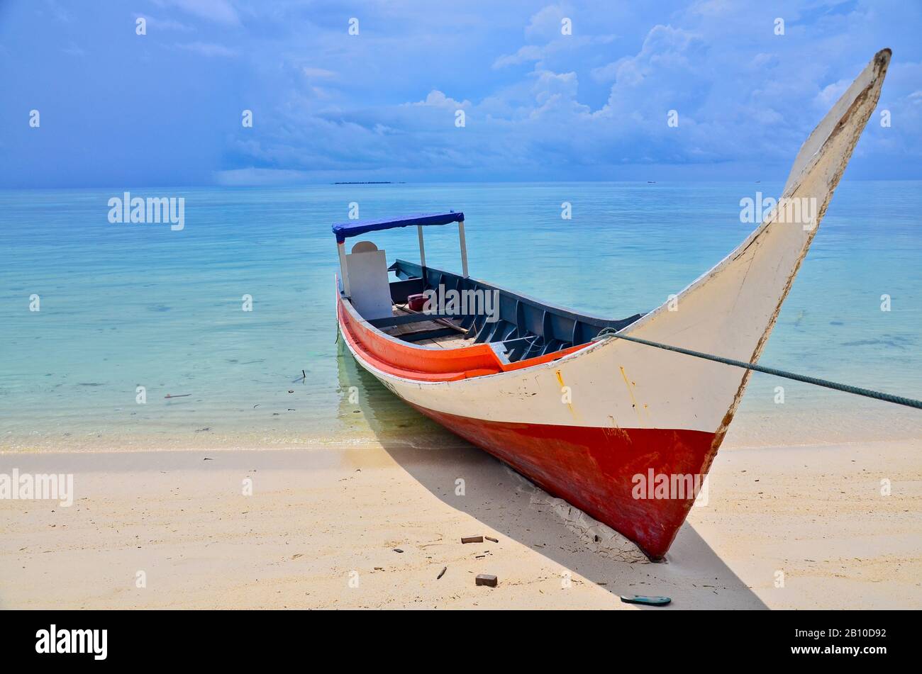 Traditional boat on the beach, Mabul Island, Malaysia Stock Photo - Alamy