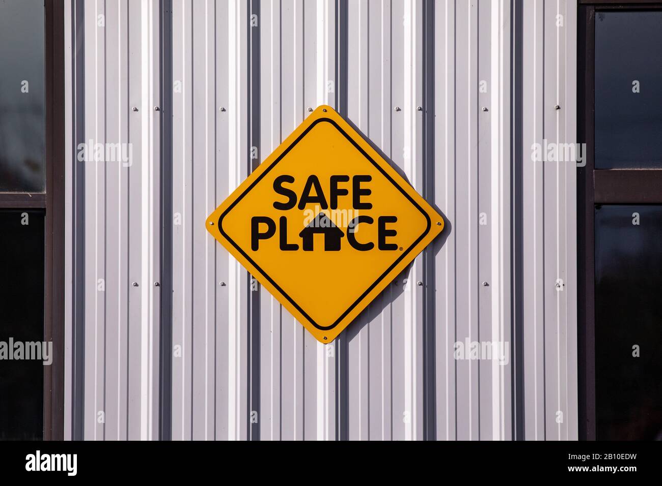 Safe place sign hi-res stock photography and images - Alamy