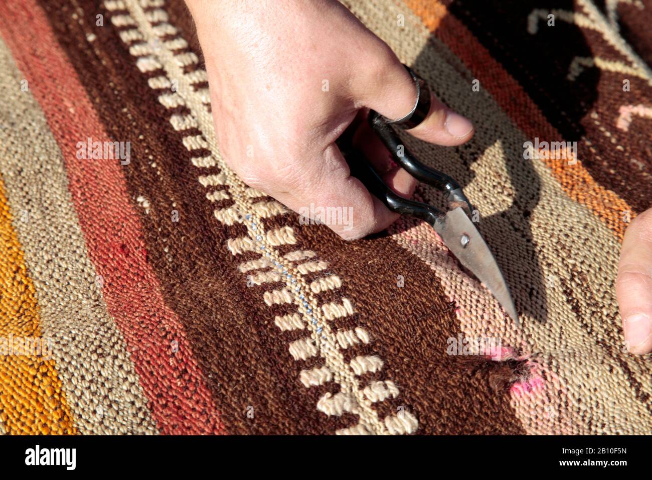 Process of making rugs hi-res stock photography and images - Alamy